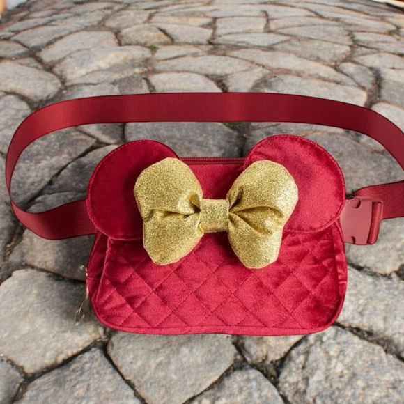 Disney | Bags | Disneys Minnie Mouse Quilted Bow Detailed Velvet Waist ...